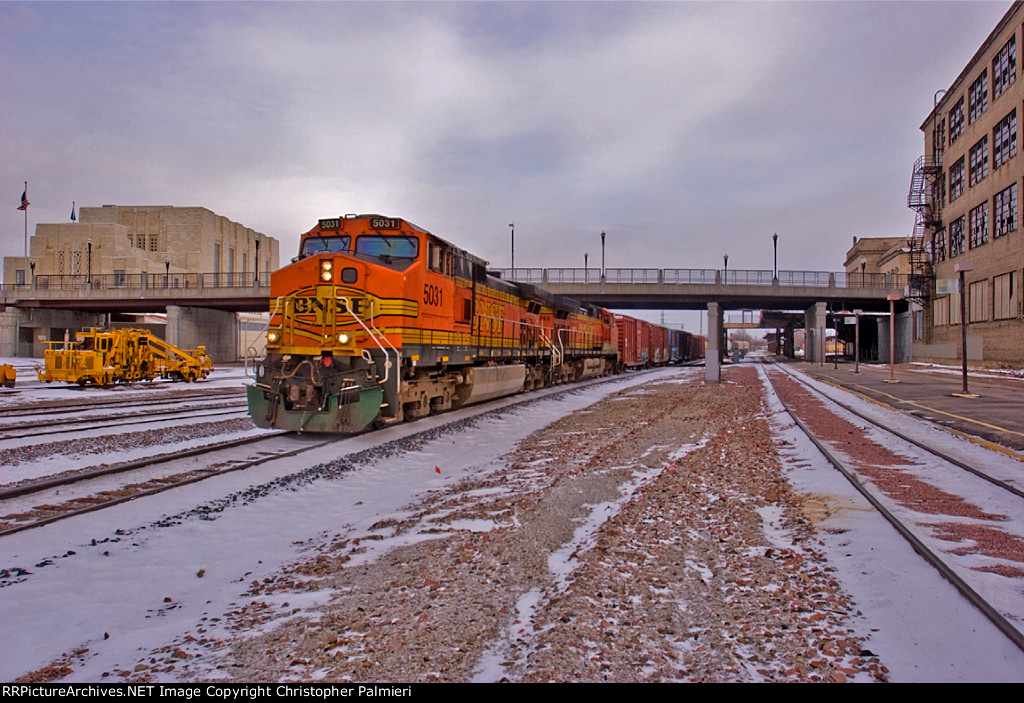 BNSF 5031 Leads H-OMAKCK1-01